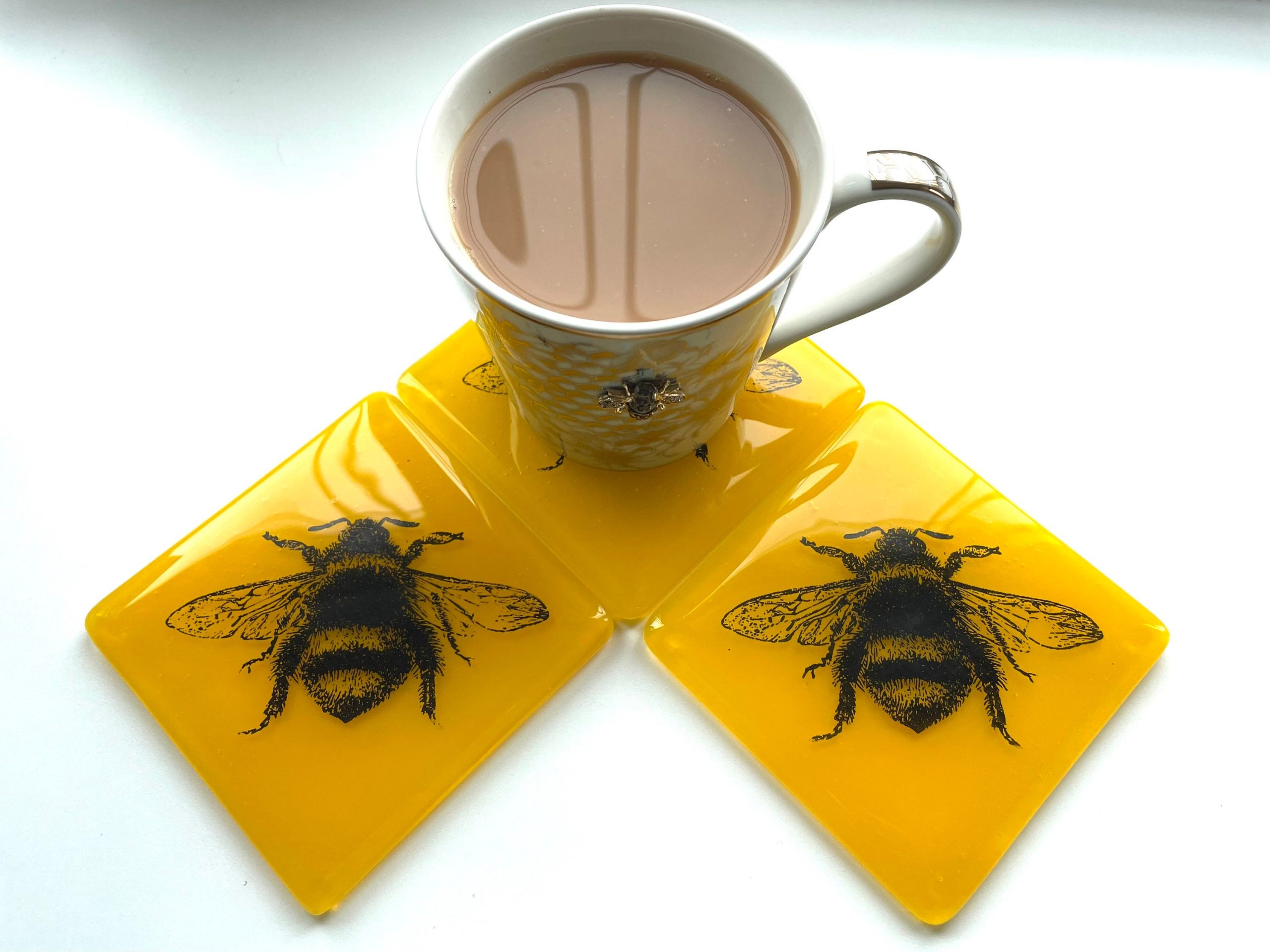 Bee coaster/Yellow coaster with a bee/Bee table saver/Honey coloured ...
